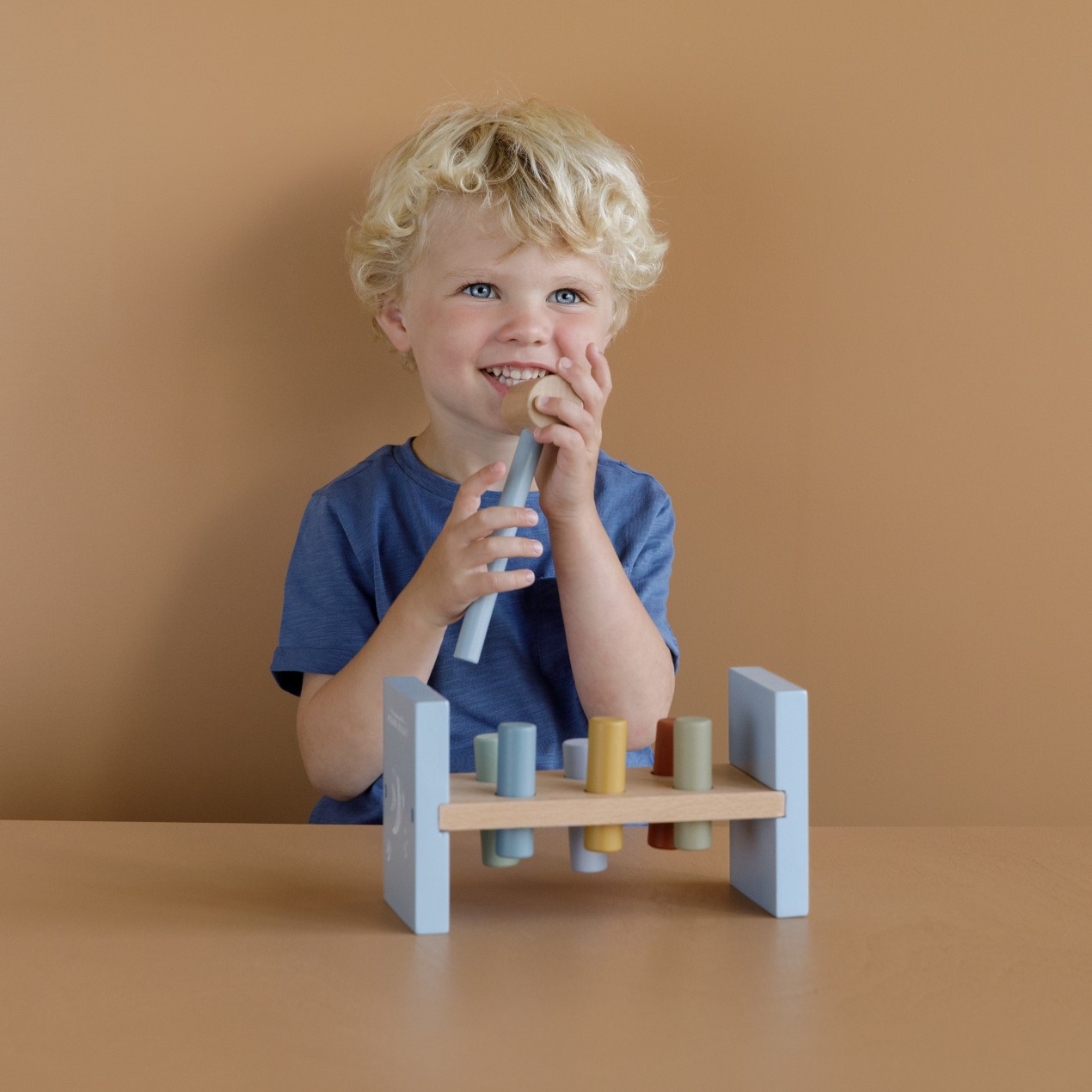 Jucarie din lemn cu cilindru si ciocan - ocean blue - Little Dutch